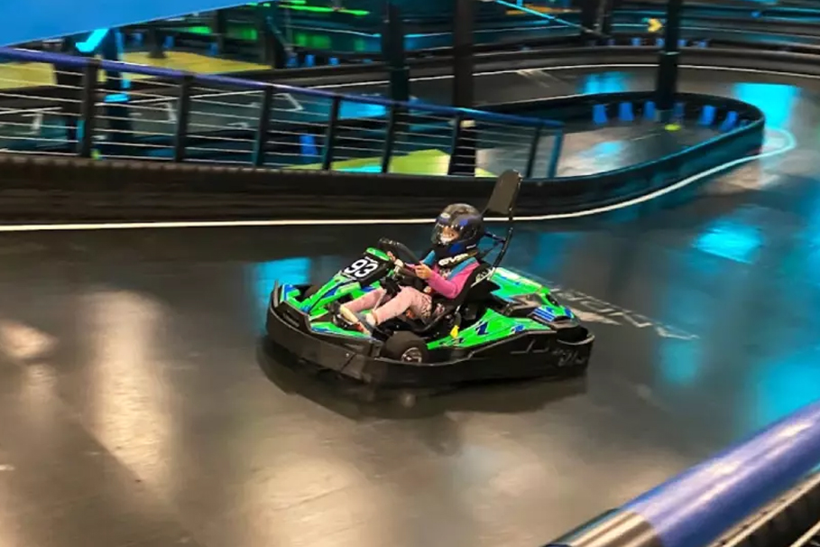 Andretti indoor go-kart experience and 1 hour game card | Alike